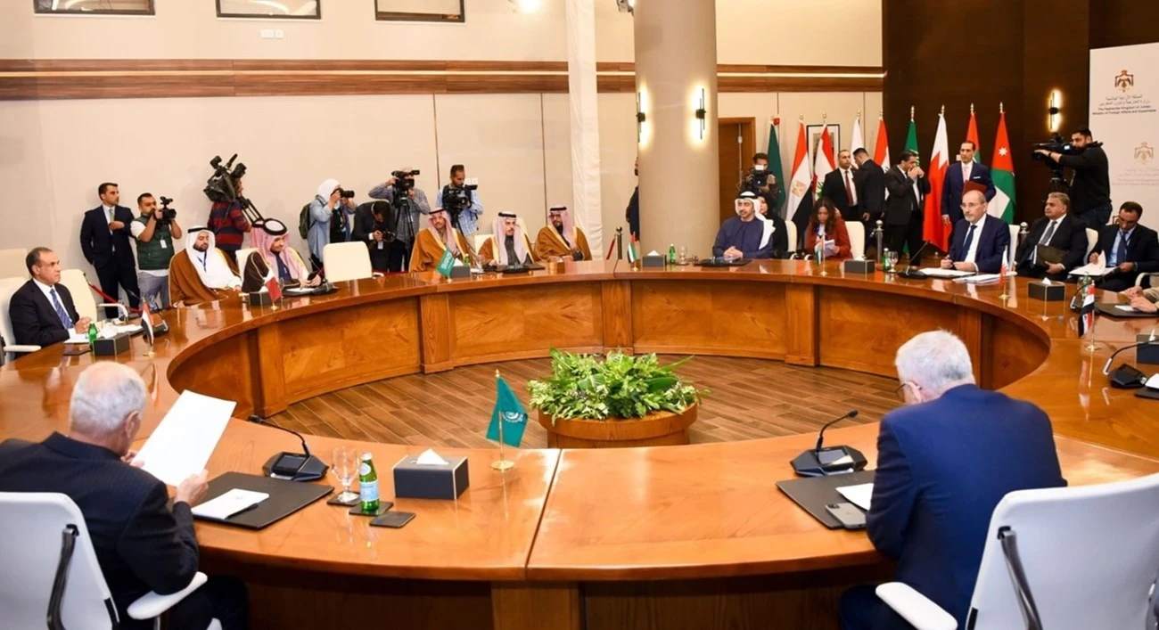 Arab states call for 'peaceful transition' in new Syria