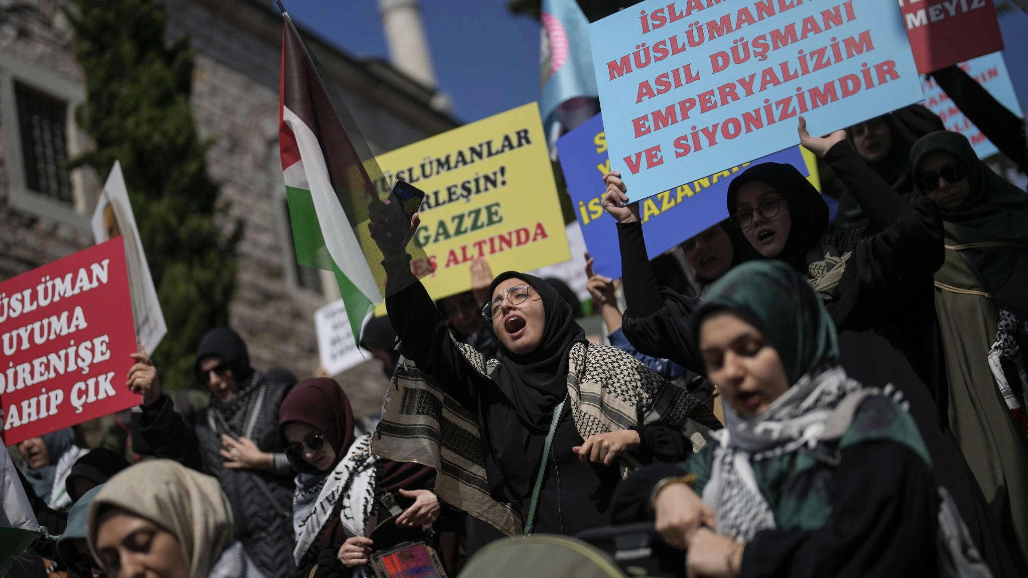 Turkish firms skirt ban on exports to Israel via Greece