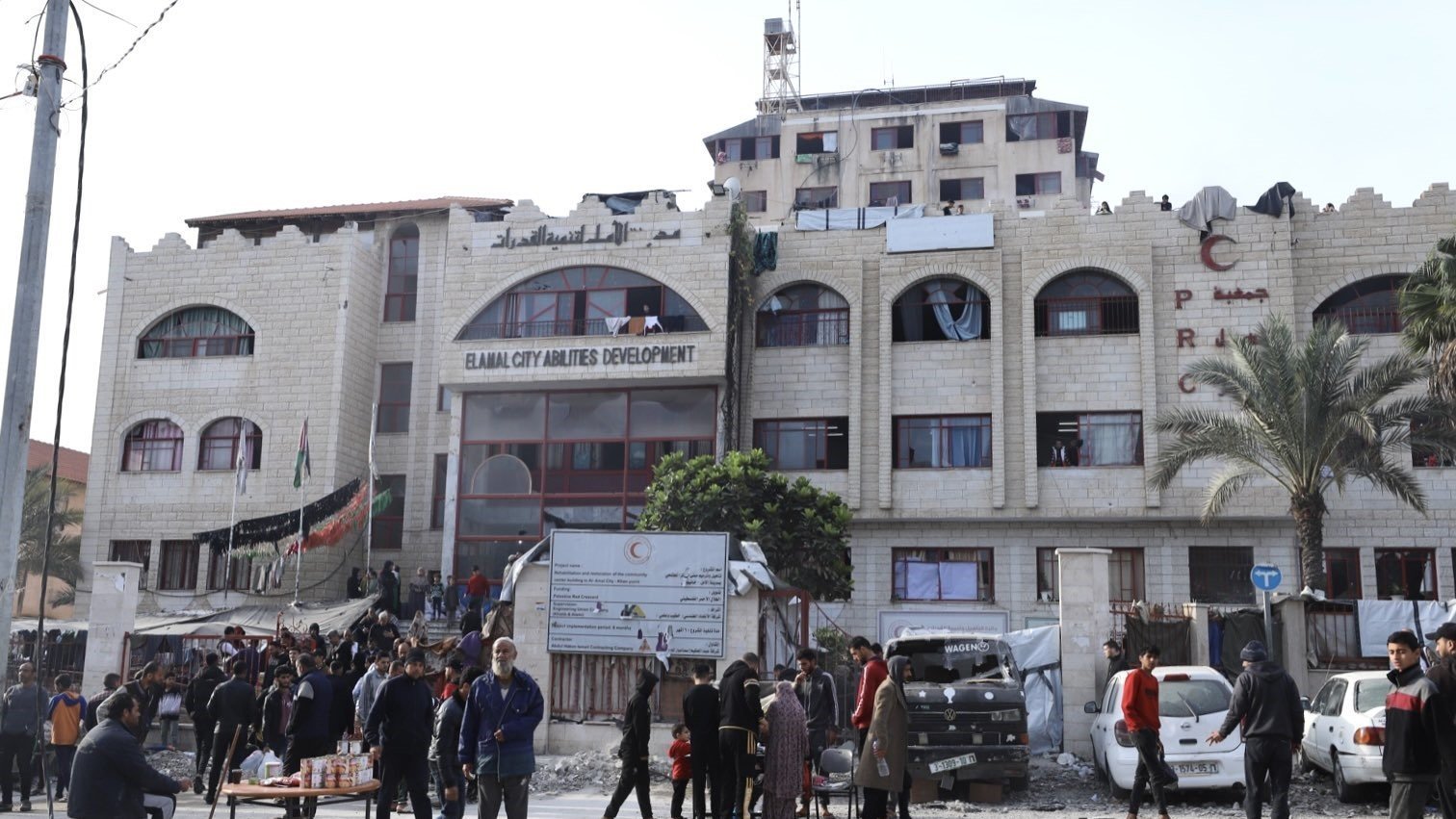 Gaza's Al-Amal Hospital running out of water under Israeli siege
