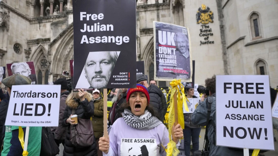 US argues case against Julian Assange as world rallies to his cause