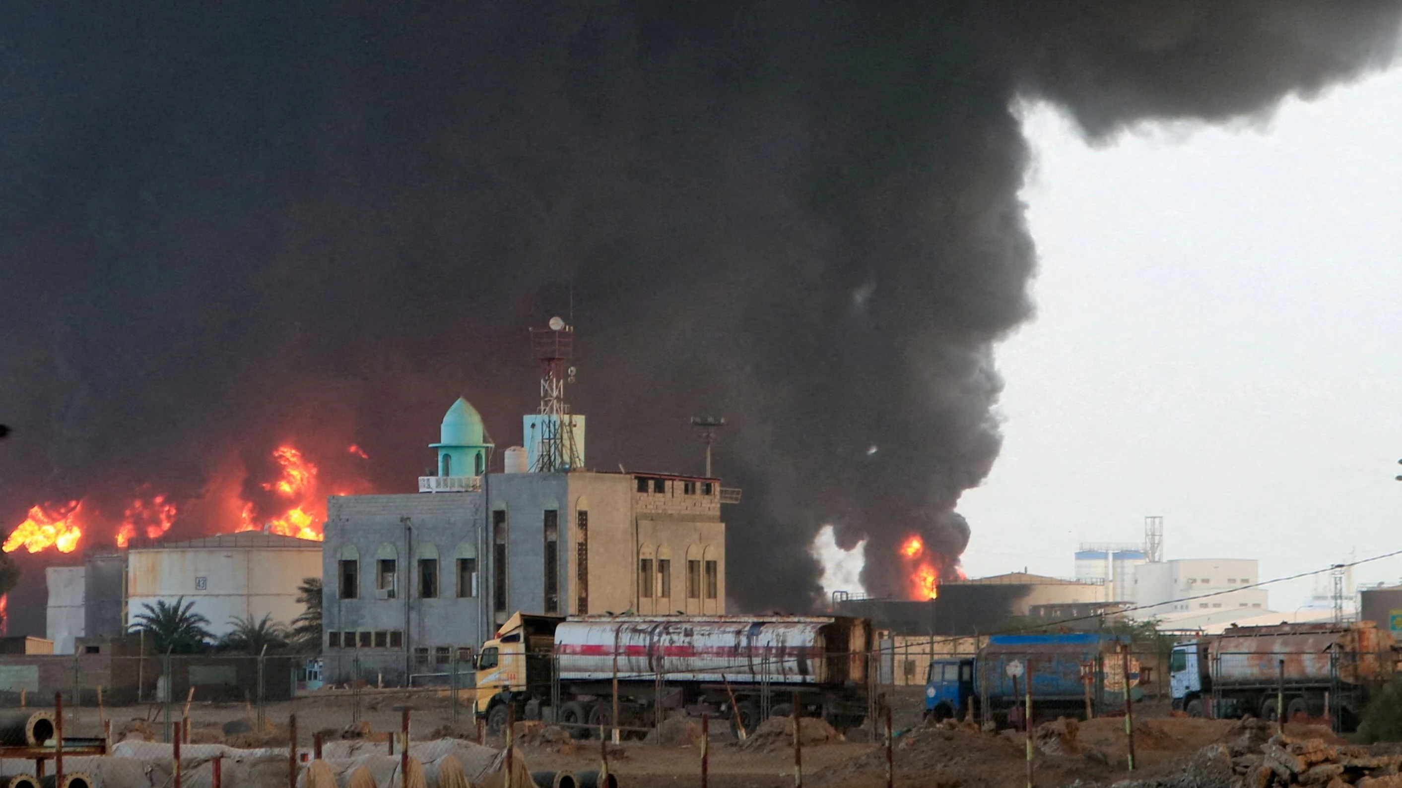 Israeli warships strike Yemen’s Hodeidah Port