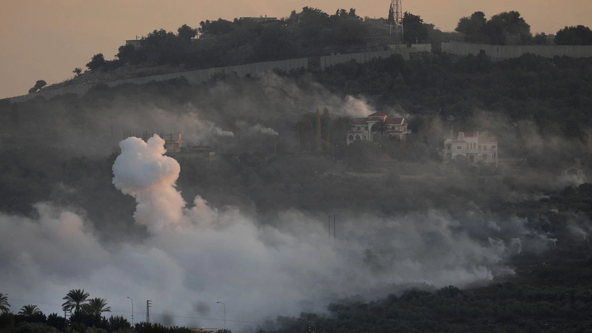 Israeli white phosphorus shells burn 1,250 hectares of Lebanese soil