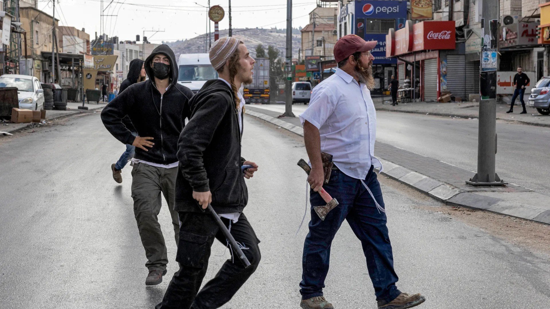 Settler mob attacks West Bank elementary school under army protection