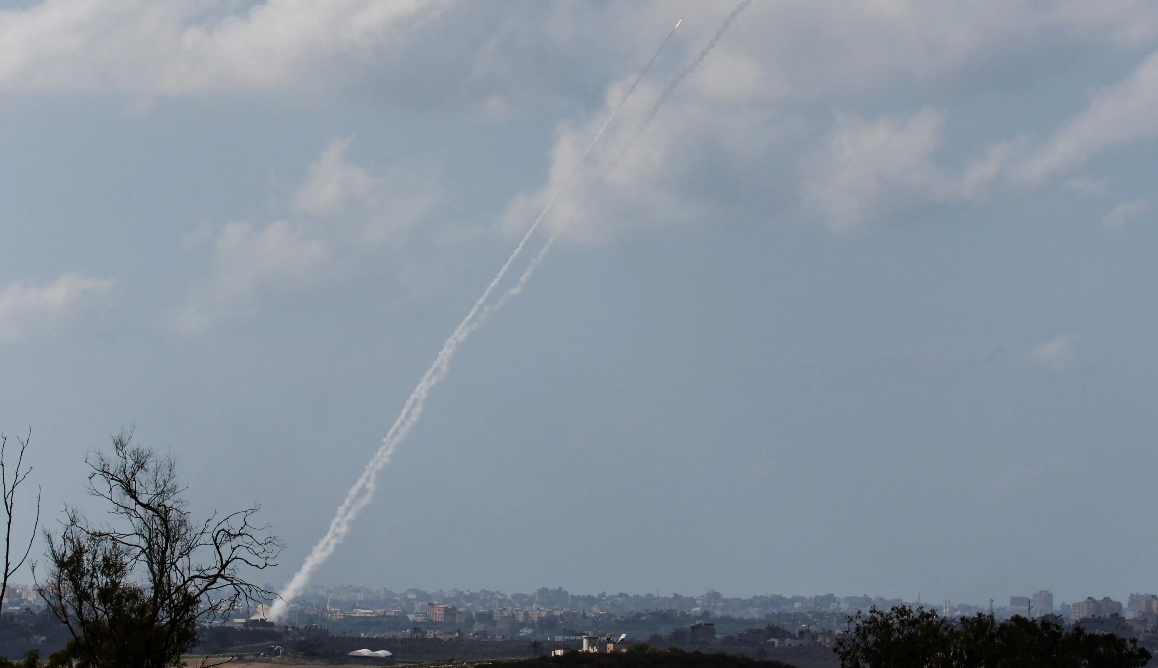 Palestinian resistance infiltrates Israel, launches missiles from Lebanon